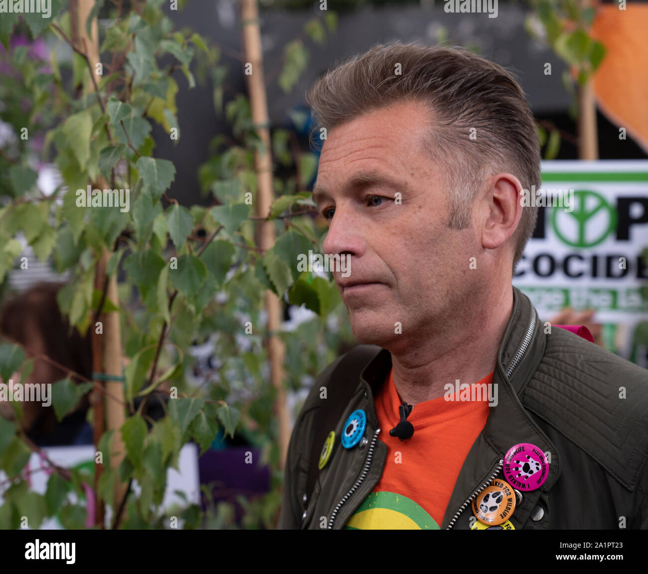 Chris Packham joins protesters demonstrating against the HS2 high speed ...