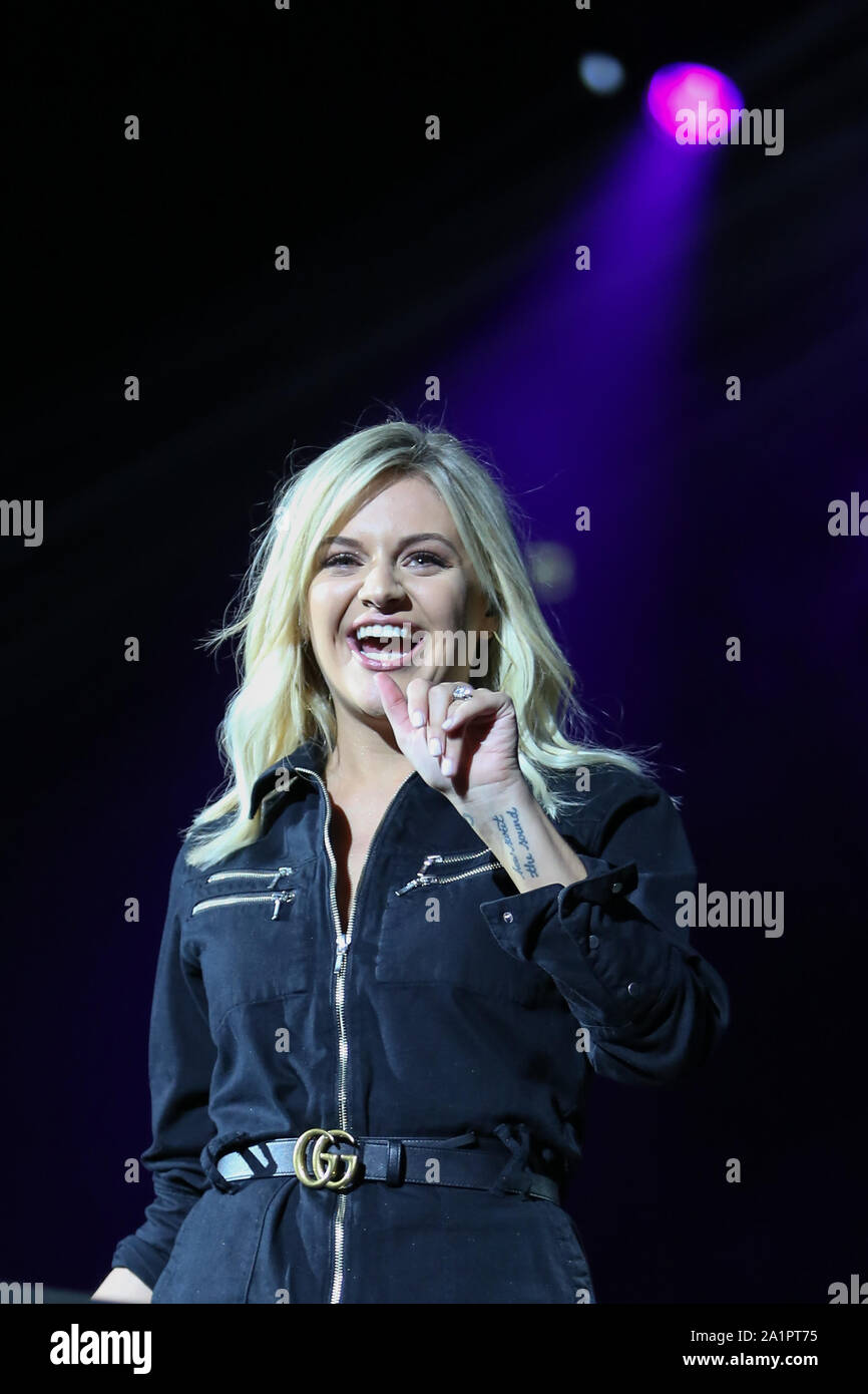 Kelsea ballerini performance hi-res stock photography and images - Alamy