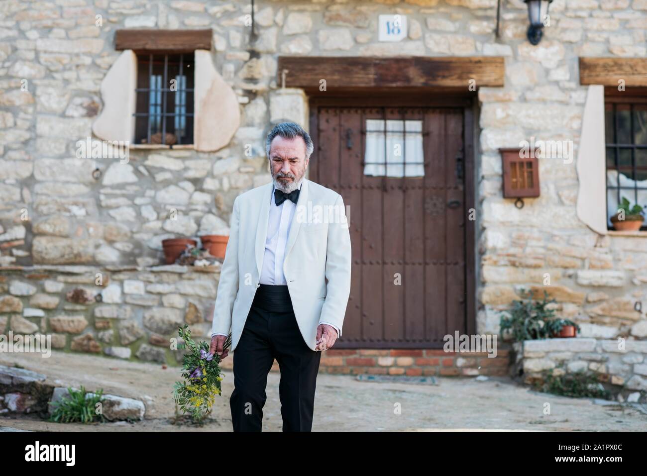 OSCAR MARTINEZ in VIVIR DOS VECES (2019), directed by MARIA RIPOLL ...