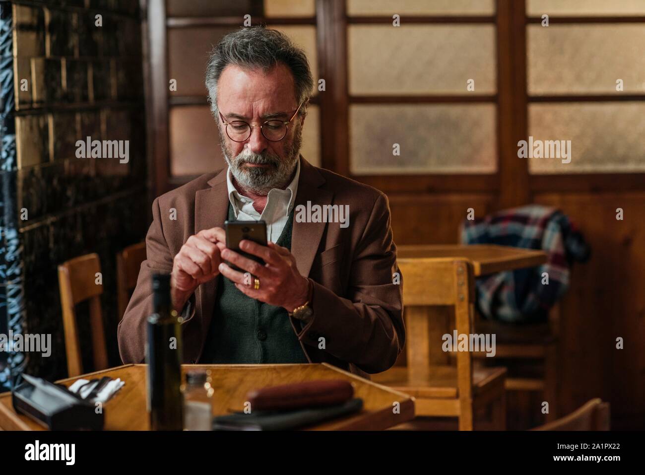 OSCAR MARTINEZ in VIVIR DOS VECES (2019), directed by MARIA RIPOLL ...
