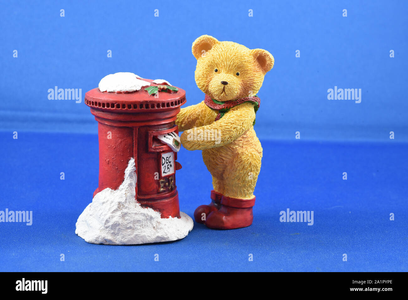 The letter u with teddy hi-res stock photography and images - Alamy