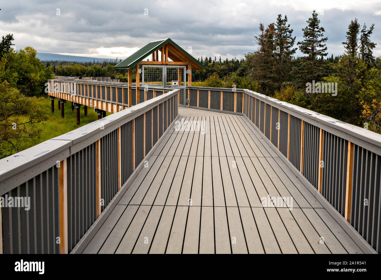 Brooks river new boardwalk 2019 hi-res stock photography and images - Alamy