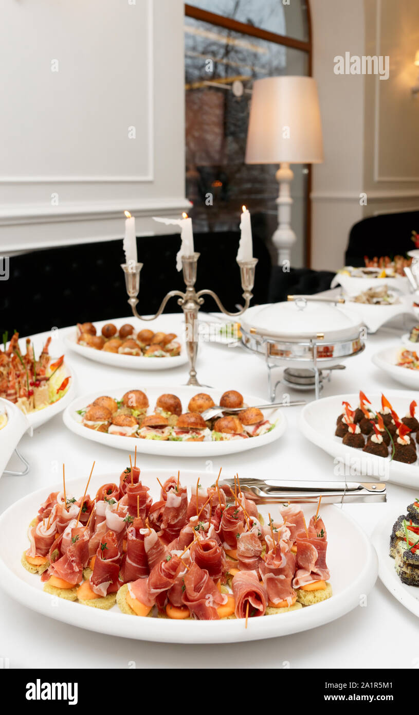 Continental breakfast table setting hotel hi-res stock photography and ...