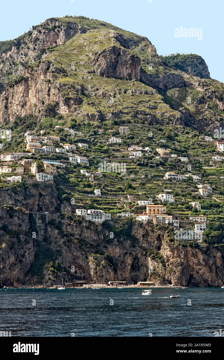 Cliff vegetation hi-res stock photography and images - Alamy