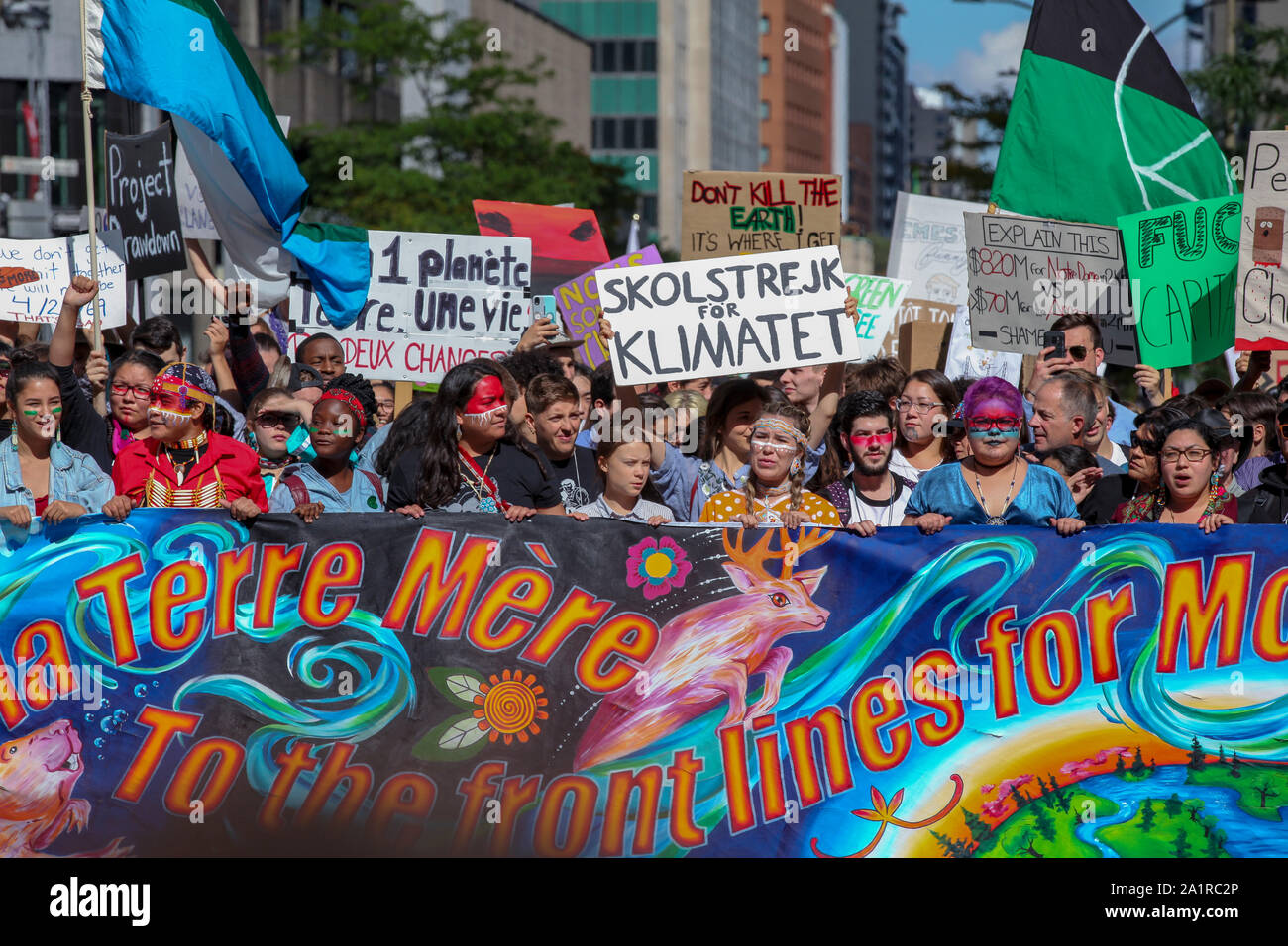 First nations protest montreal hi-res stock photography and images - Alamy