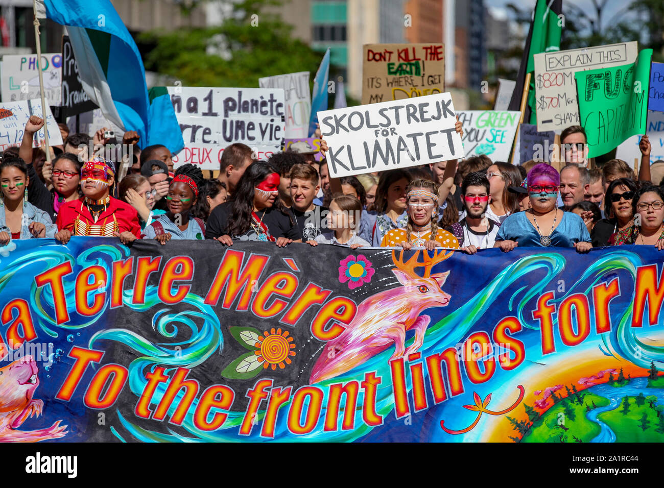 First nations protest montreal hi-res stock photography and images - Alamy