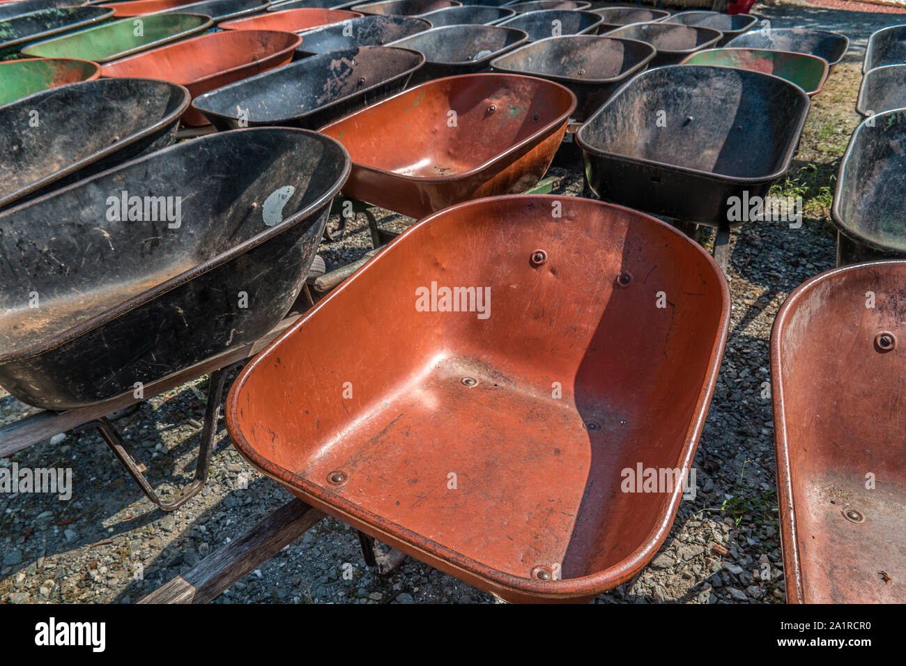 Empty wheelbarrows hi-res stock photography and images - Alamy