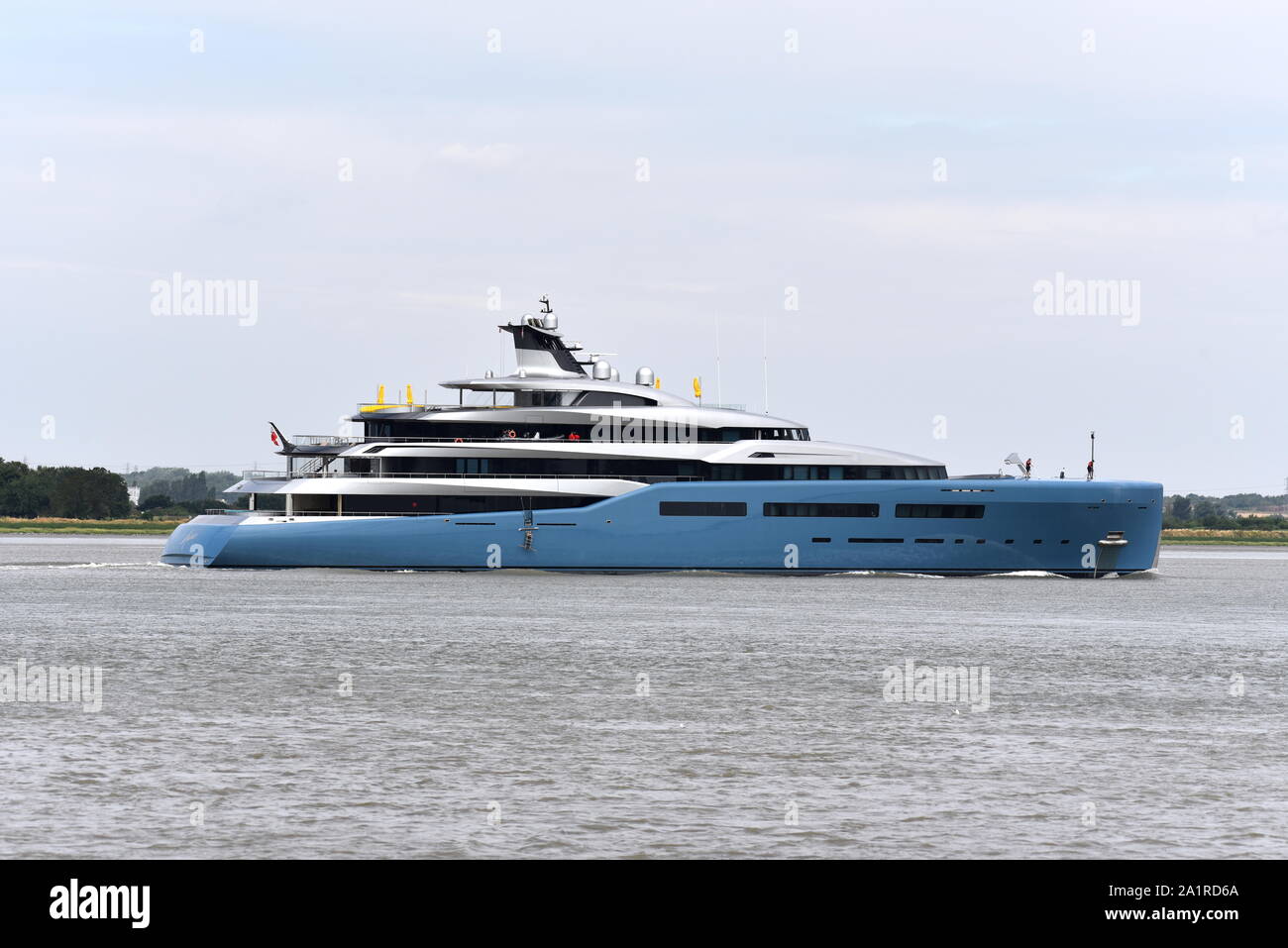 Joe Lewis Yacht Aviva High Resolution Stock Photography and Images - Alamy