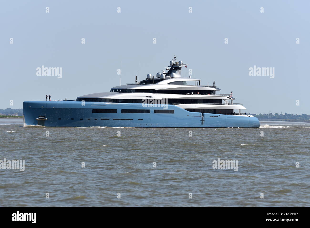 Joe lewis yacht aviva hi-res stock photography and images - Alamy