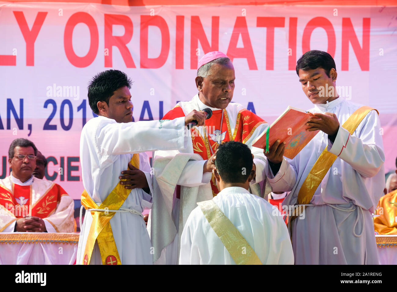 Catholic priests india hi-res stock photography and images - Alamy