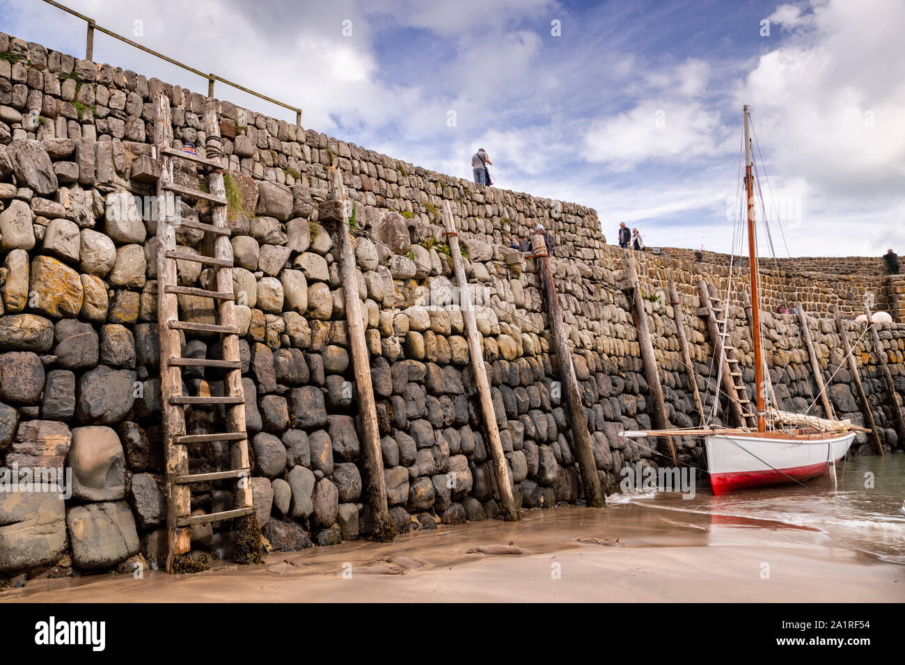 Harbour ladder hi-res stock photography and images - Alamy
