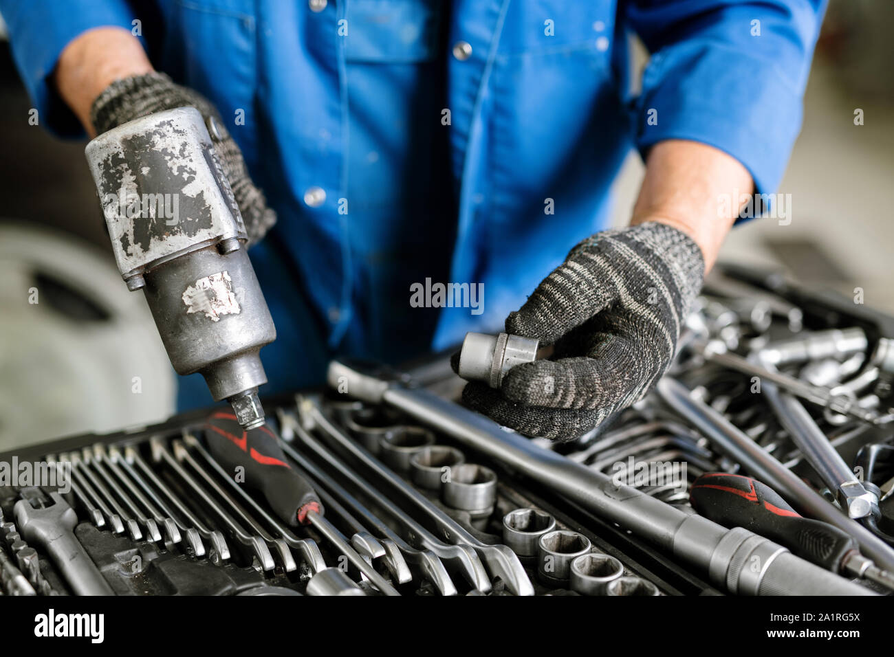 Proper tool hi-res stock photography and images - Alamy