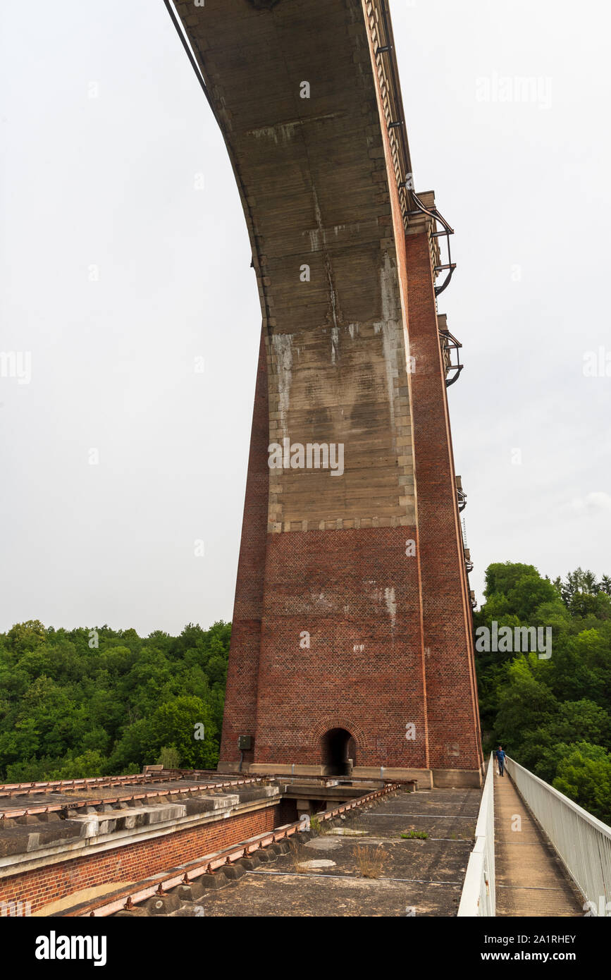 Brick railway bridge High Resolution Stock Photography and Images - Alamy