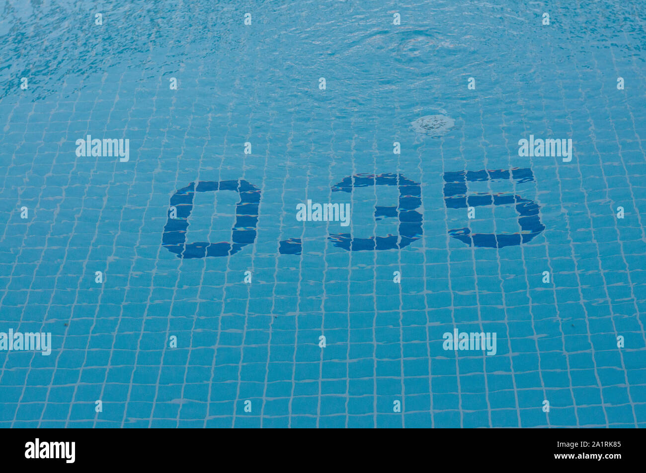 Pool depth marker hi-res stock photography and images - Alamy