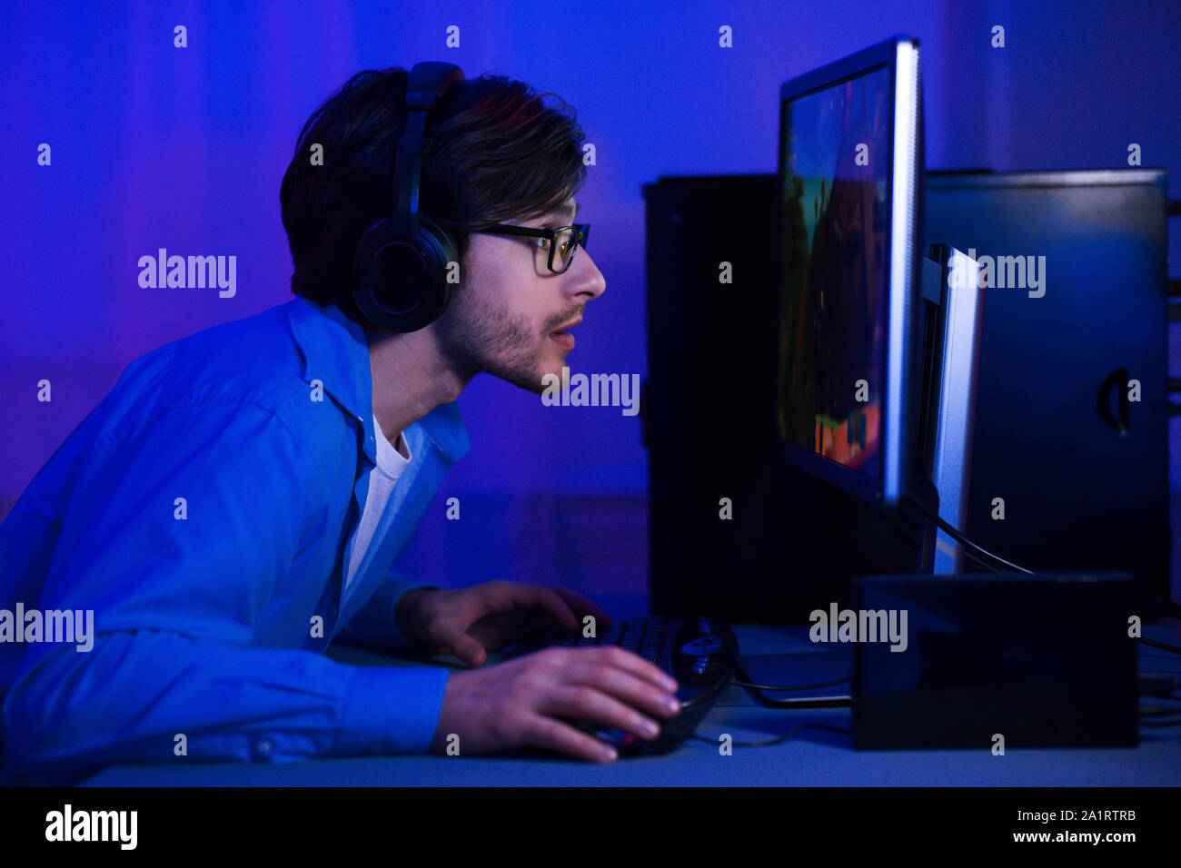 Gaming addicted hi-res stock photography and images - Alamy