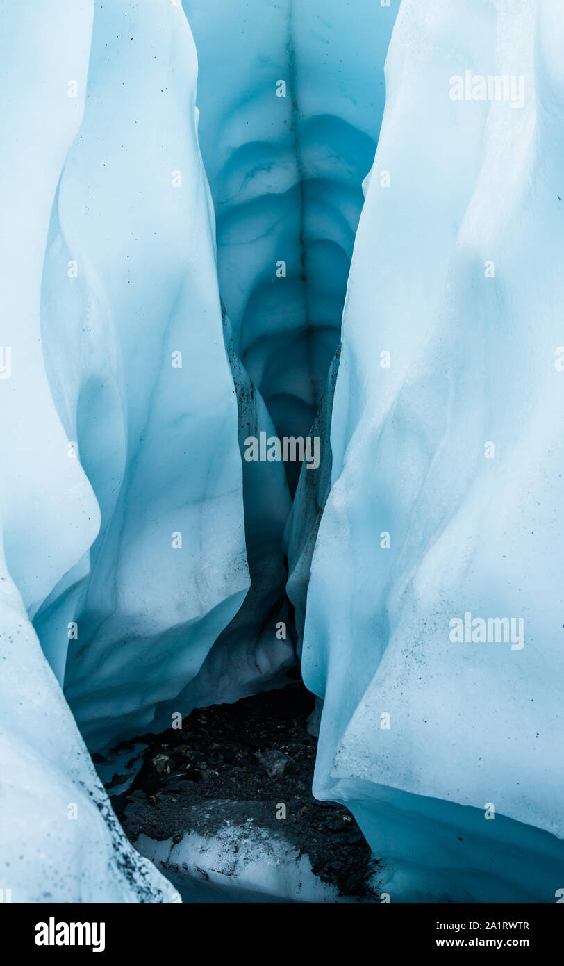 Cave adventure hi-res stock photography and images - Alamy