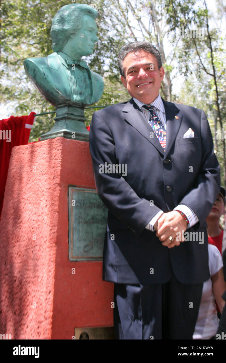 Jose jose cantante hi-res stock photography and images - Alamy
