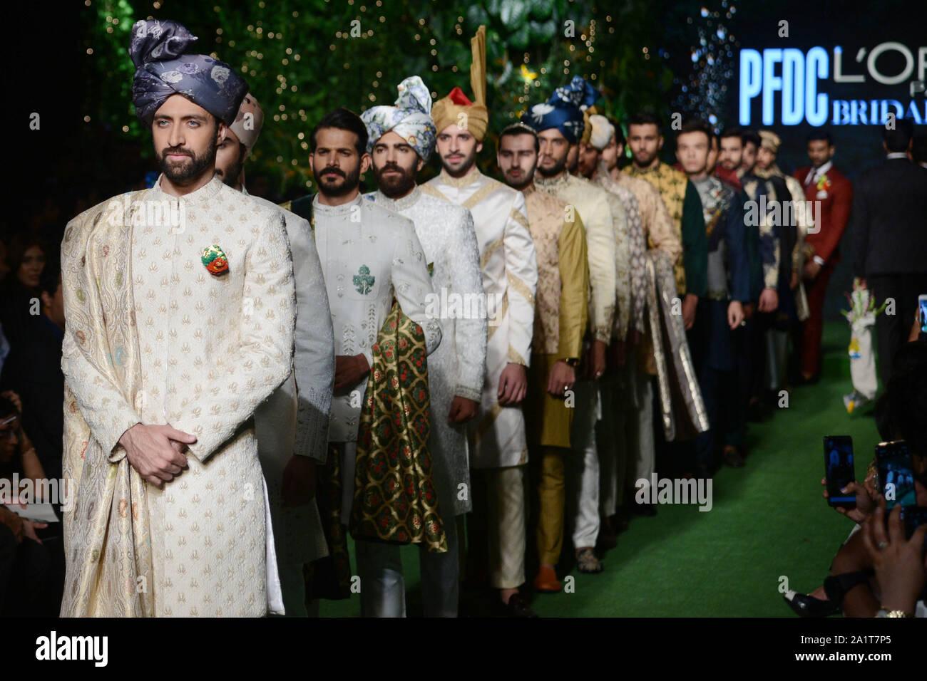 Models walks on ramp and presenting creations of Pakistani famous ...