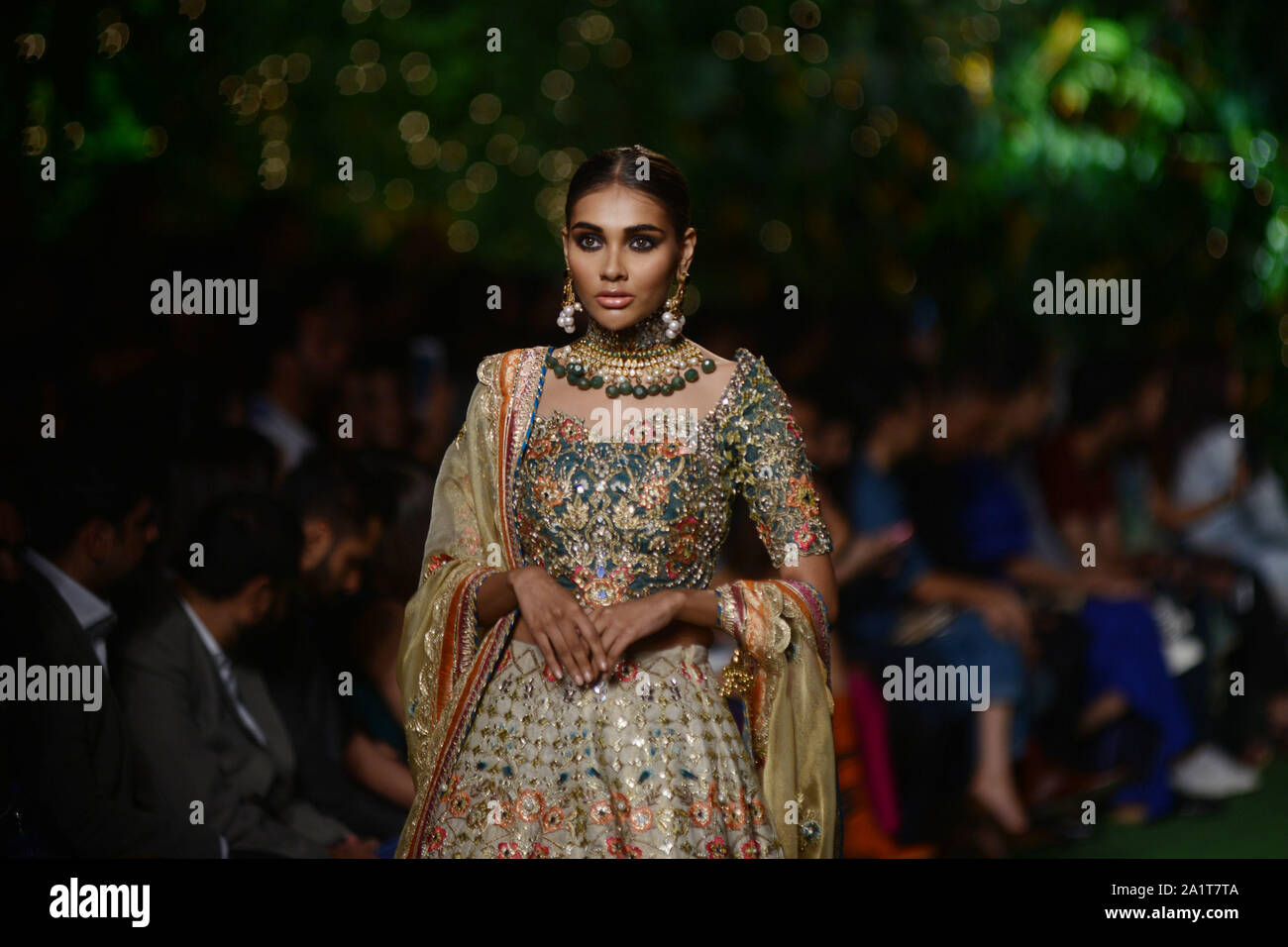 Lahore, Pakistan. 28th Sep, 2019. Models walks on ramp and presenting ...