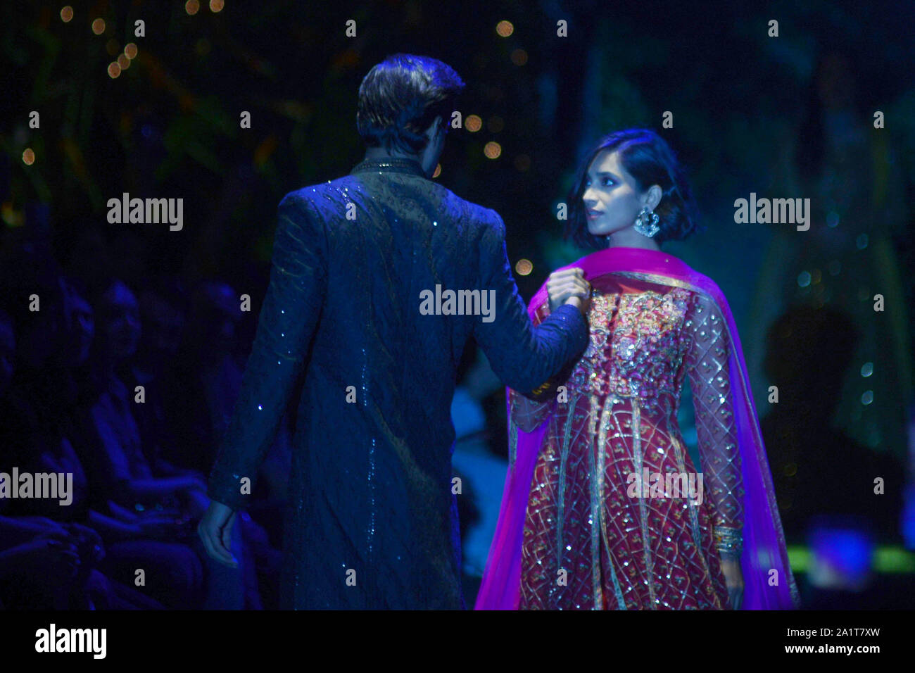 Lahore, Pakistan. 28th Sep, 2019. Models walks on ramp and presenting ...