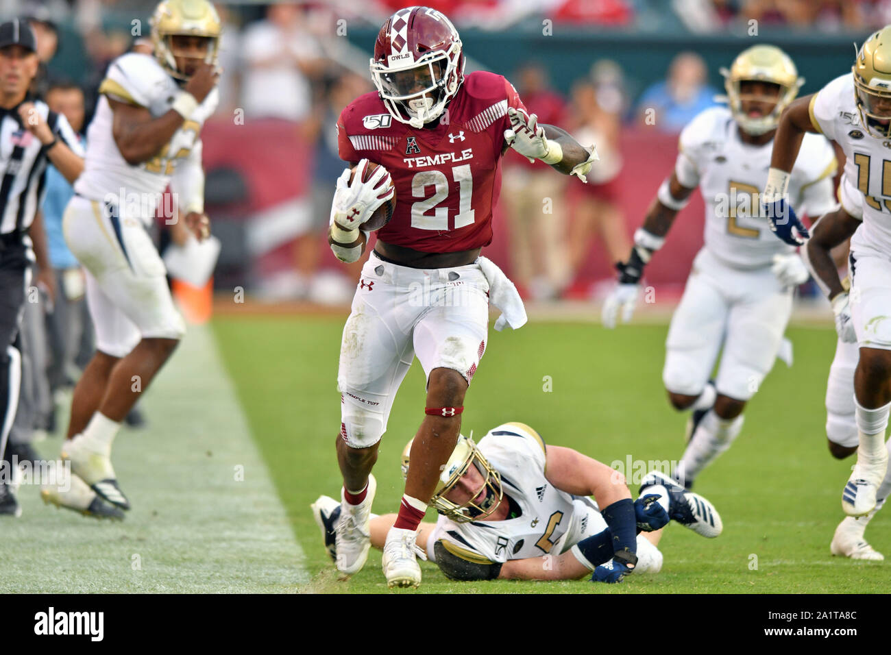 Lincoln financial field temple hi-res stock photography and images - Alamy