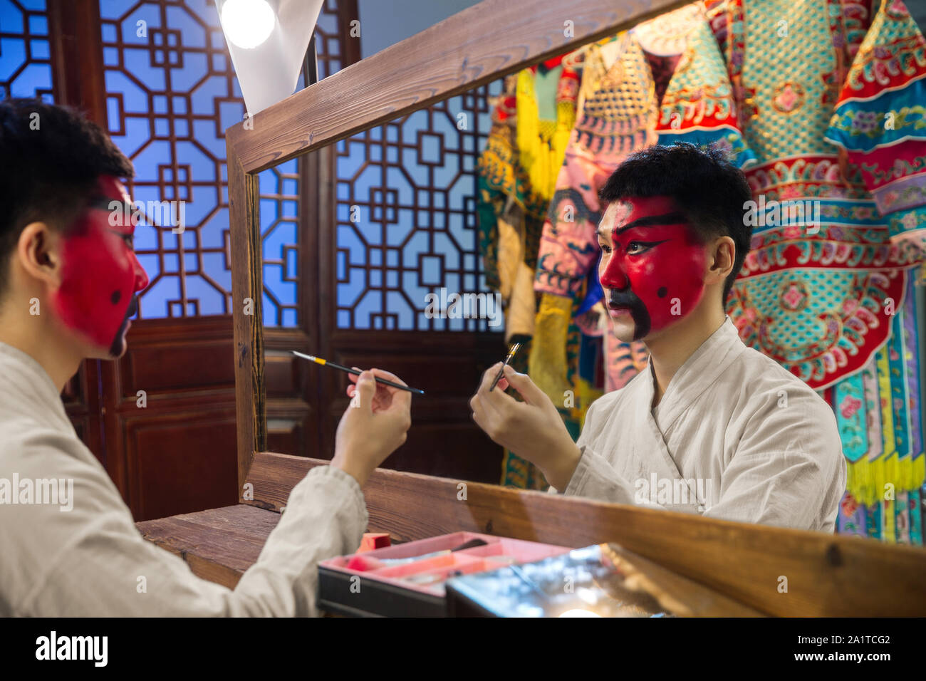 China 20s male head and shoulders hi-res stock photography and images ...