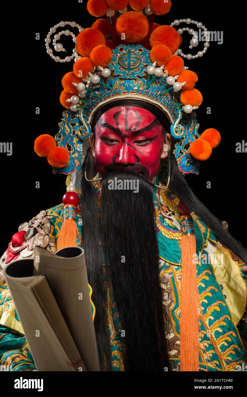 China beijing opera red hi-res stock photography and images - Alamy
