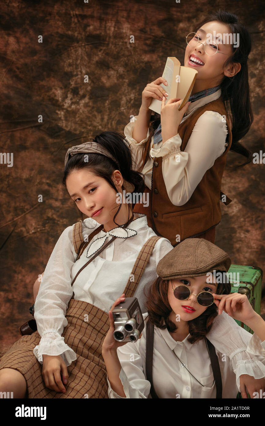 Retro look happy girl Stock Photo - Alamy