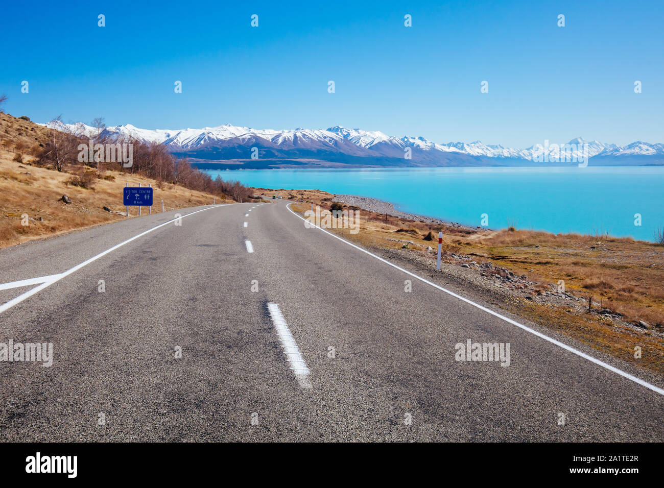 Lake pukaki on sunny hi-res stock photography and images - Alamy