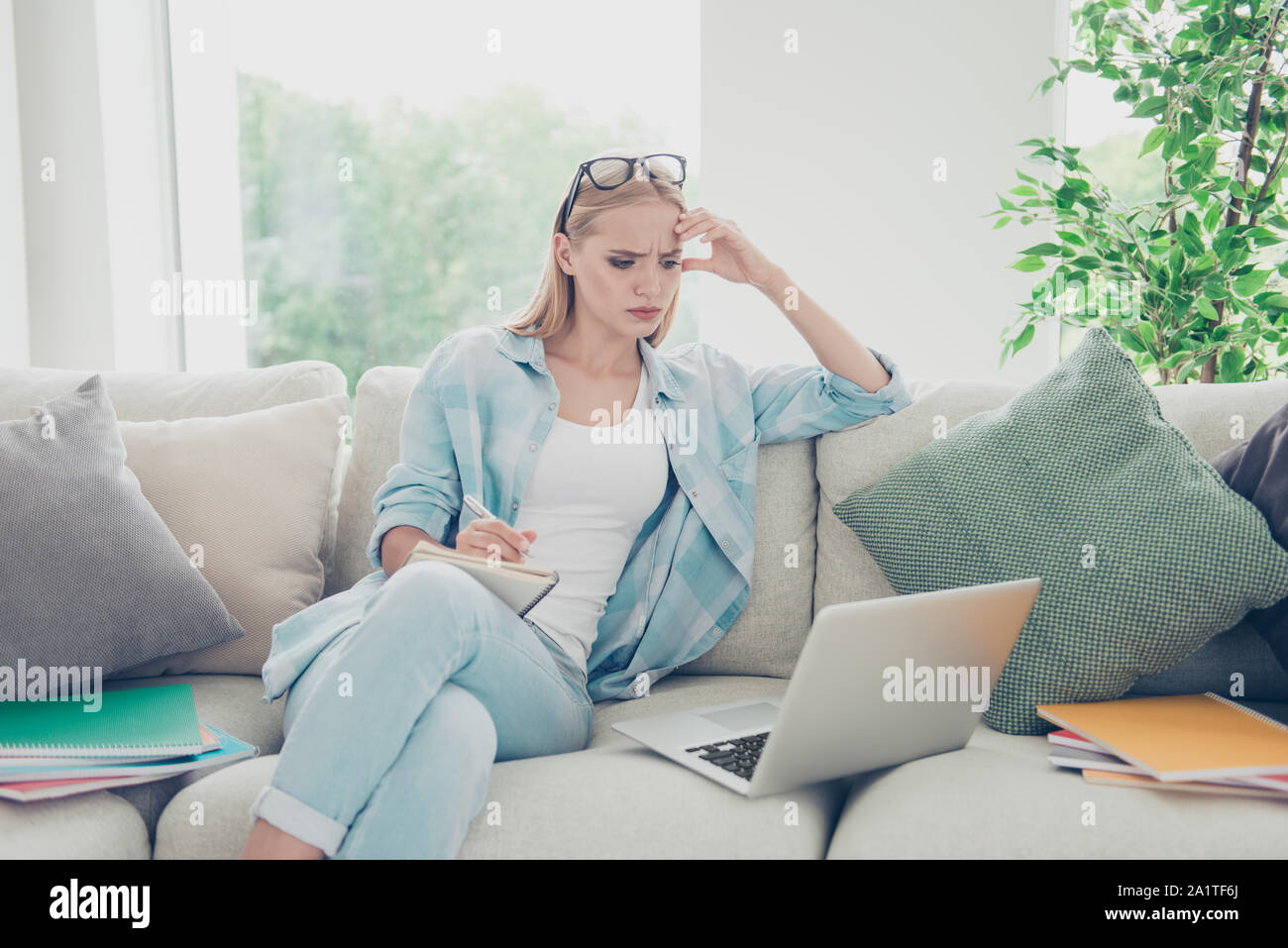 Difficult test task exercise idea creative start concept. Pensiv Stock ...