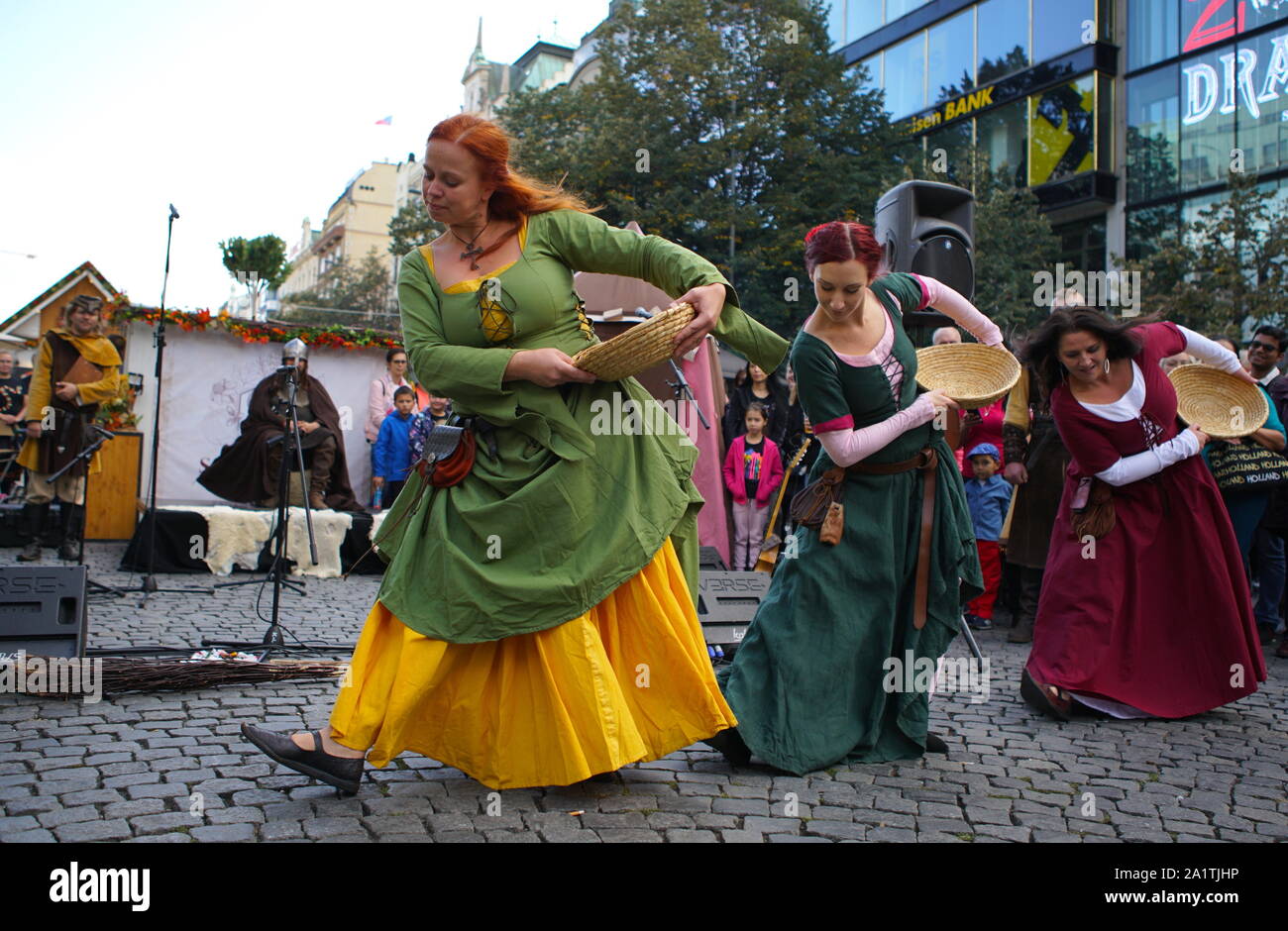Prague, Czech Republic. 28th Sep, 2019. Dancers in mideval attire ...