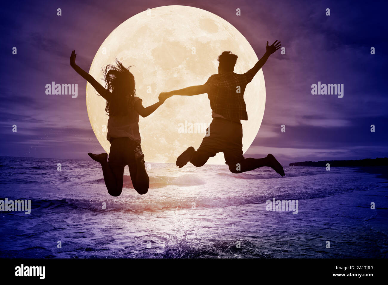 Moon couple on beach hi-res stock photography and images - Alamy