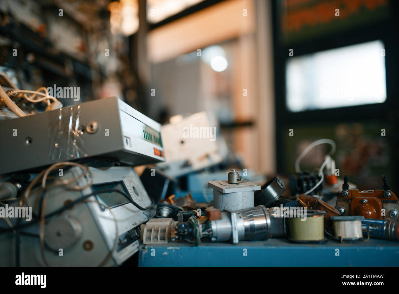 Electrical engineering lab hi-res stock photography and images - Alamy
