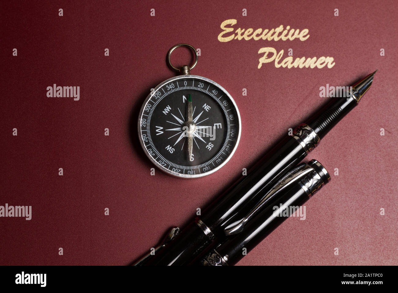 Simple compass hi-res stock photography and images - Alamy