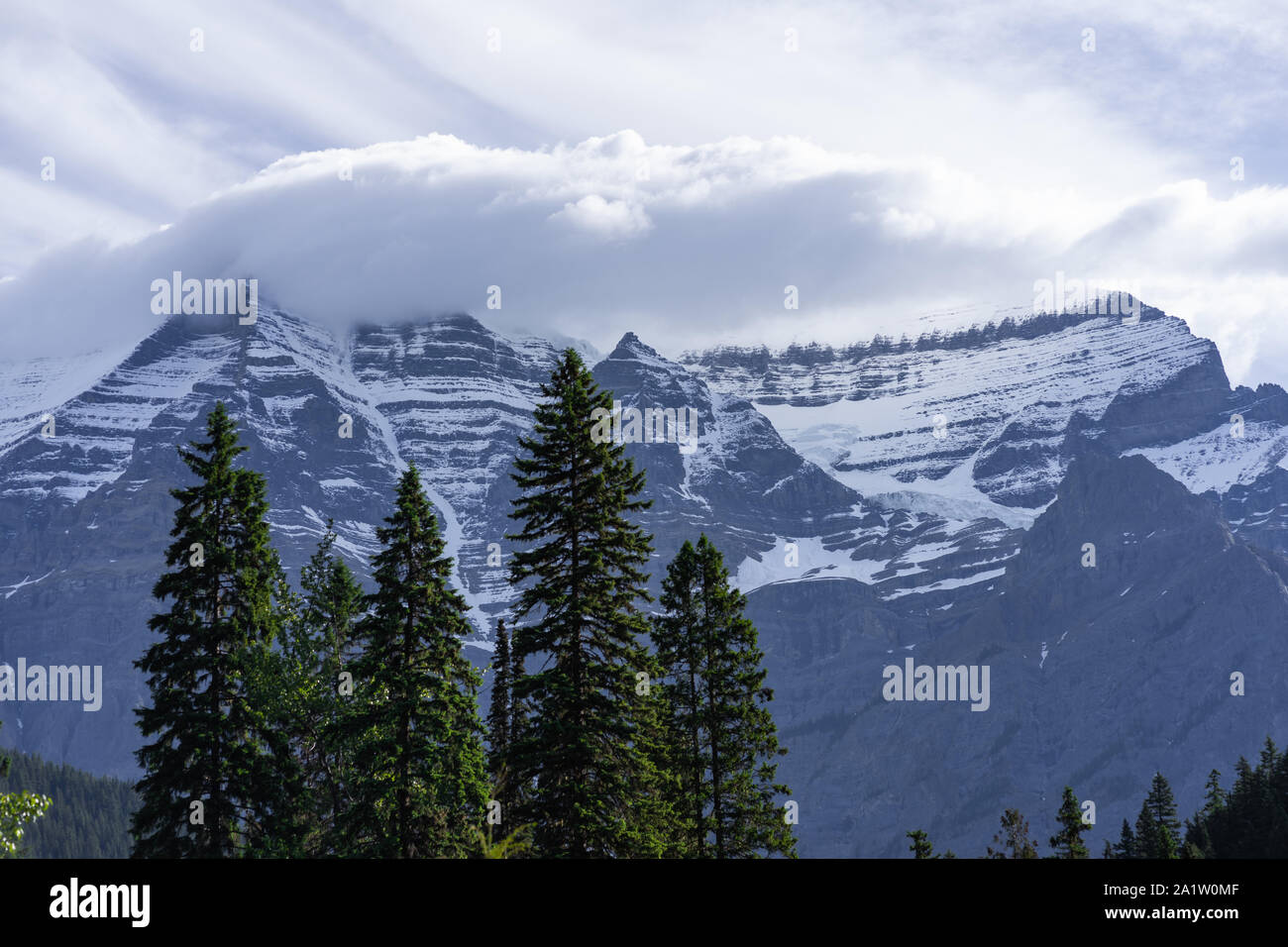 Robson peak hi-res stock photography and images - Alamy