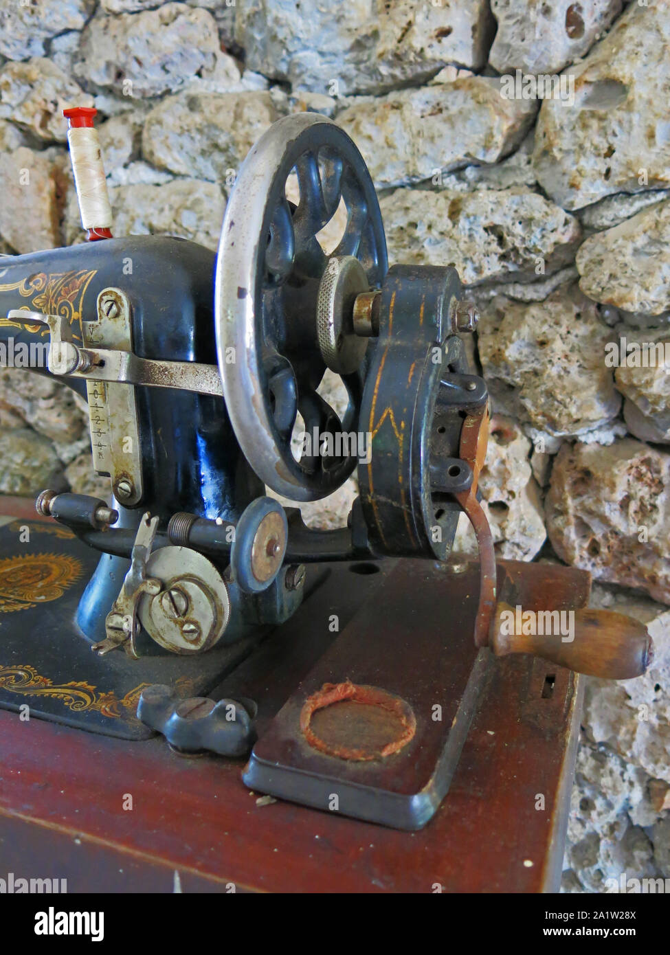 Old fashioned collectible machine hi-res stock photography and images ...