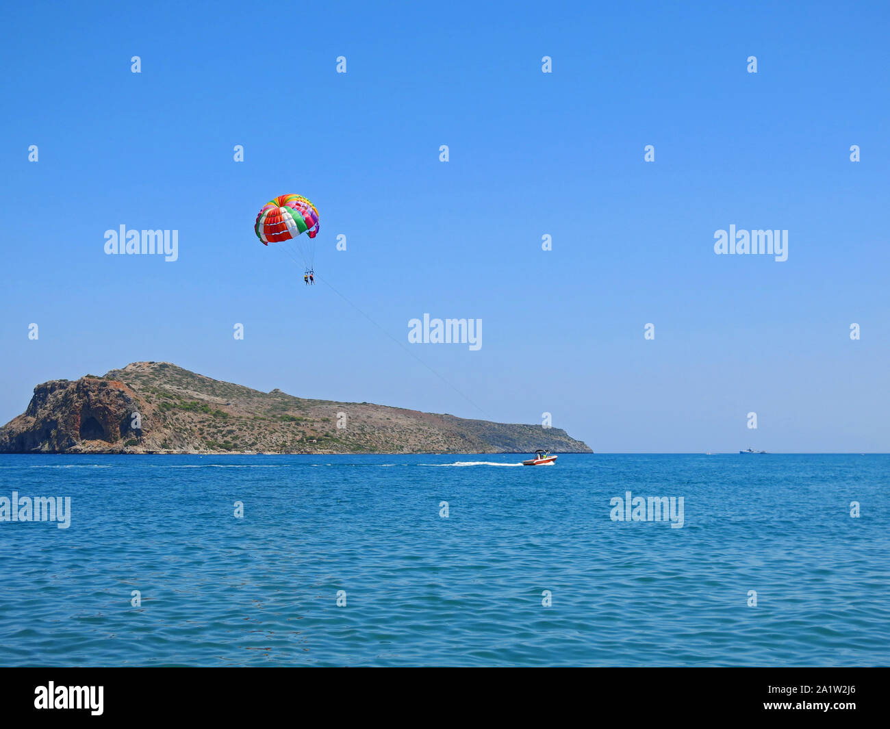 Two Parasailing High Resolution Stock Photography and Images - Alamy