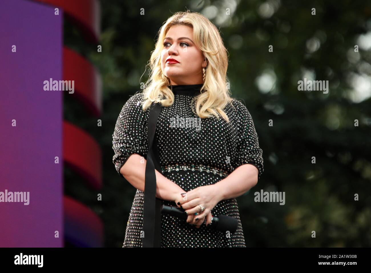 Kelly clarkson and jason clarkson hi-res stock photography and images ...