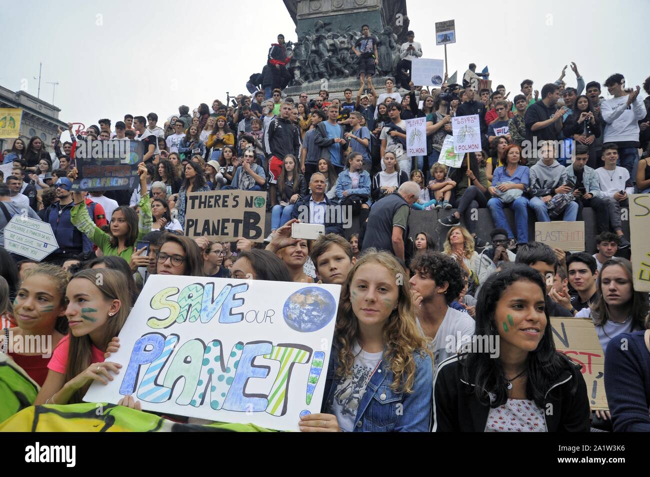 Climate fridays hi-res stock photography and images - Alamy