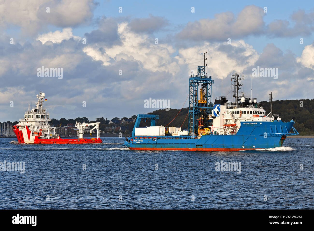 Meeting of Offshore vessels VOS Star and Ocean Vanguard at the Kiel ...