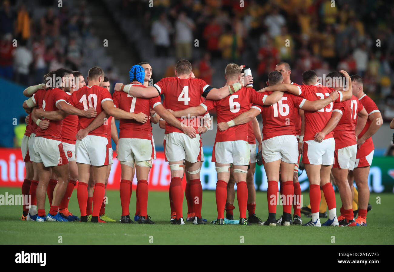 Wales huddle after victory during the 2019 Rugby World Cup match at the ...