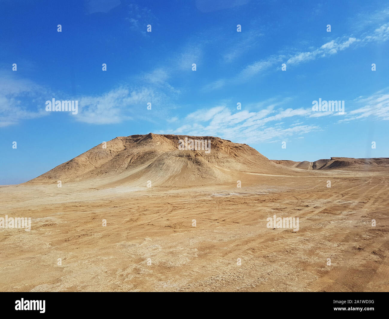 Hills in the middle of the desert Sahara Stock Photo - Alamy