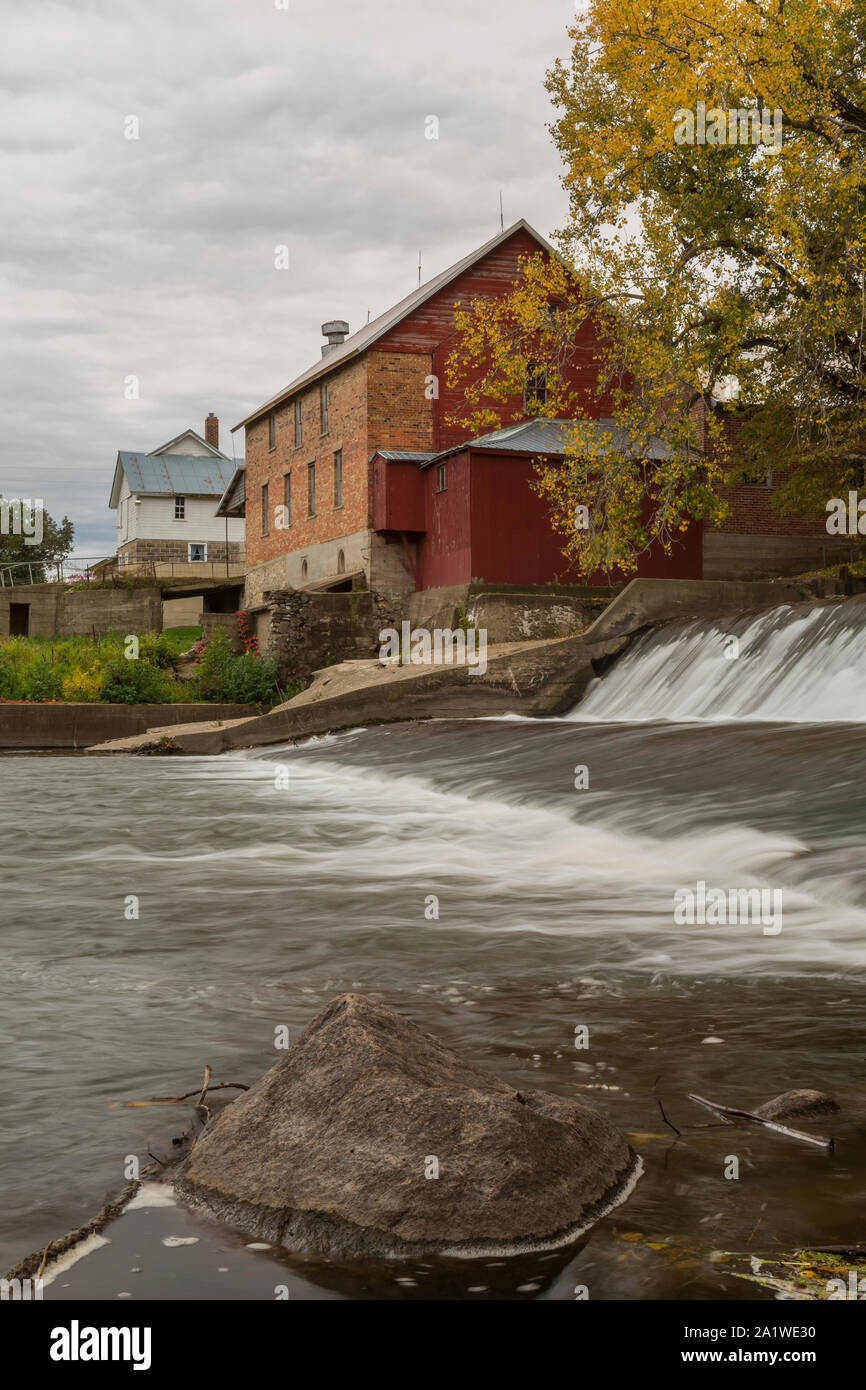 Mill dam fall hi-res stock photography and images - Alamy