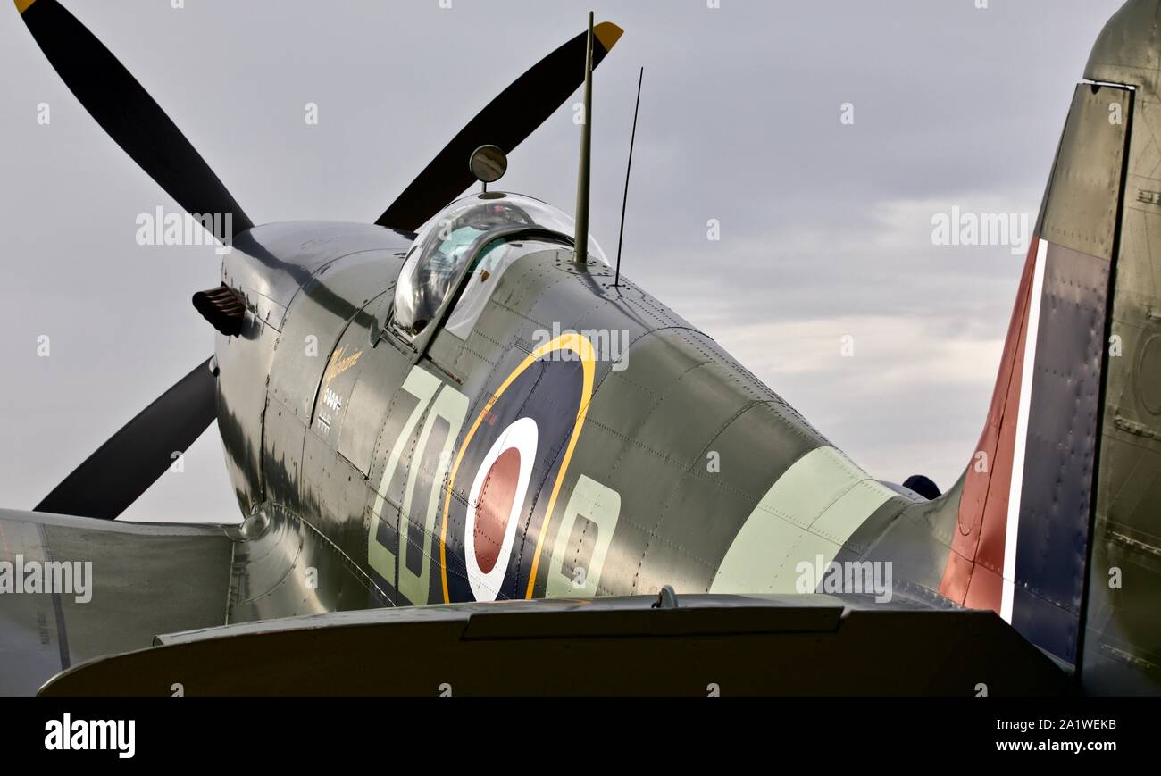 Supermarine Spitfire IX MH434 on static display at Duxford, Battle of ...