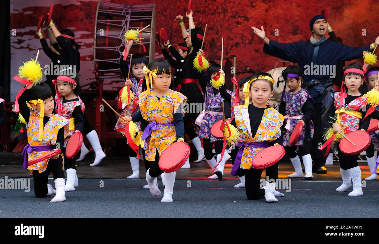 Eisa dance hi-res stock photography and images - Alamy