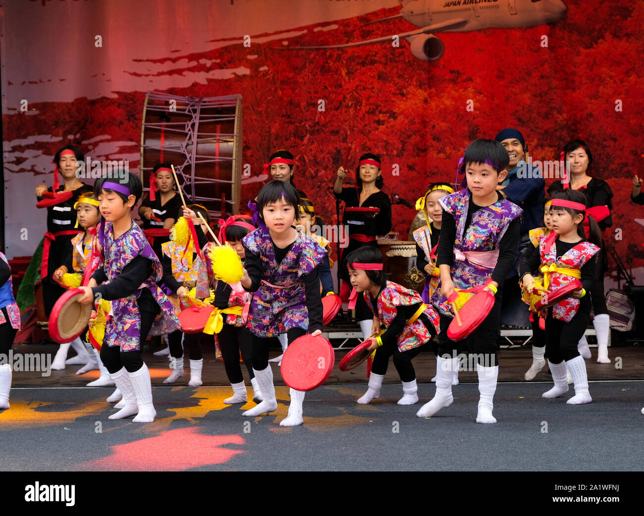 Trafalgar Square, London, UK. 29th September 2019. Eisa Dance by the ...