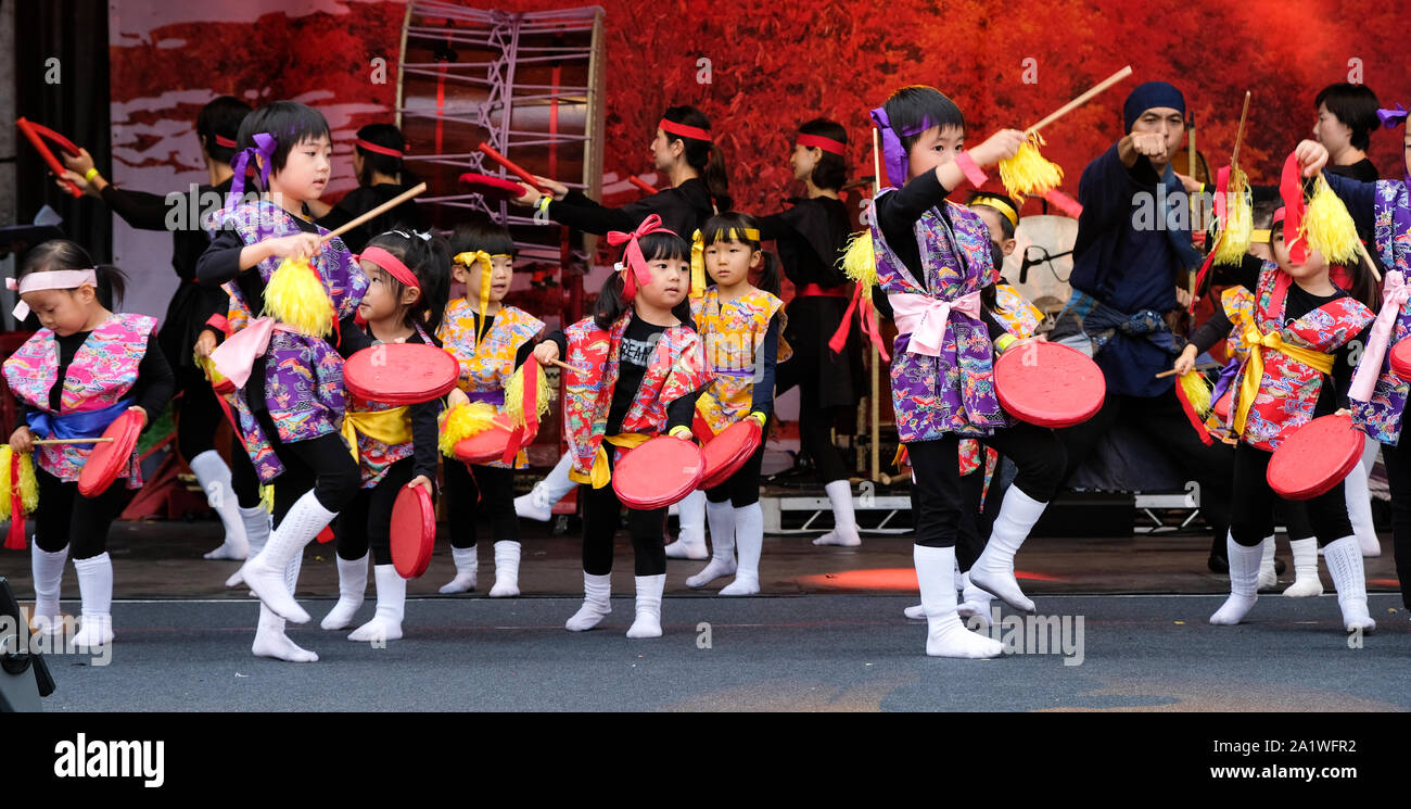 Eisa dance hi-res stock photography and images - Alamy