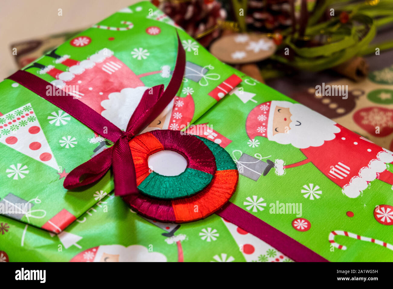 DIY Gift Wrapping step by step, do it yourself Stock Photo - Alamy