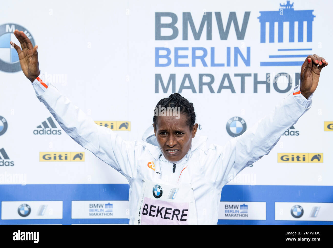 Berlin, Germany. 29th Sep, 2019. Ashete Bekere from Ethiopia is happy ...