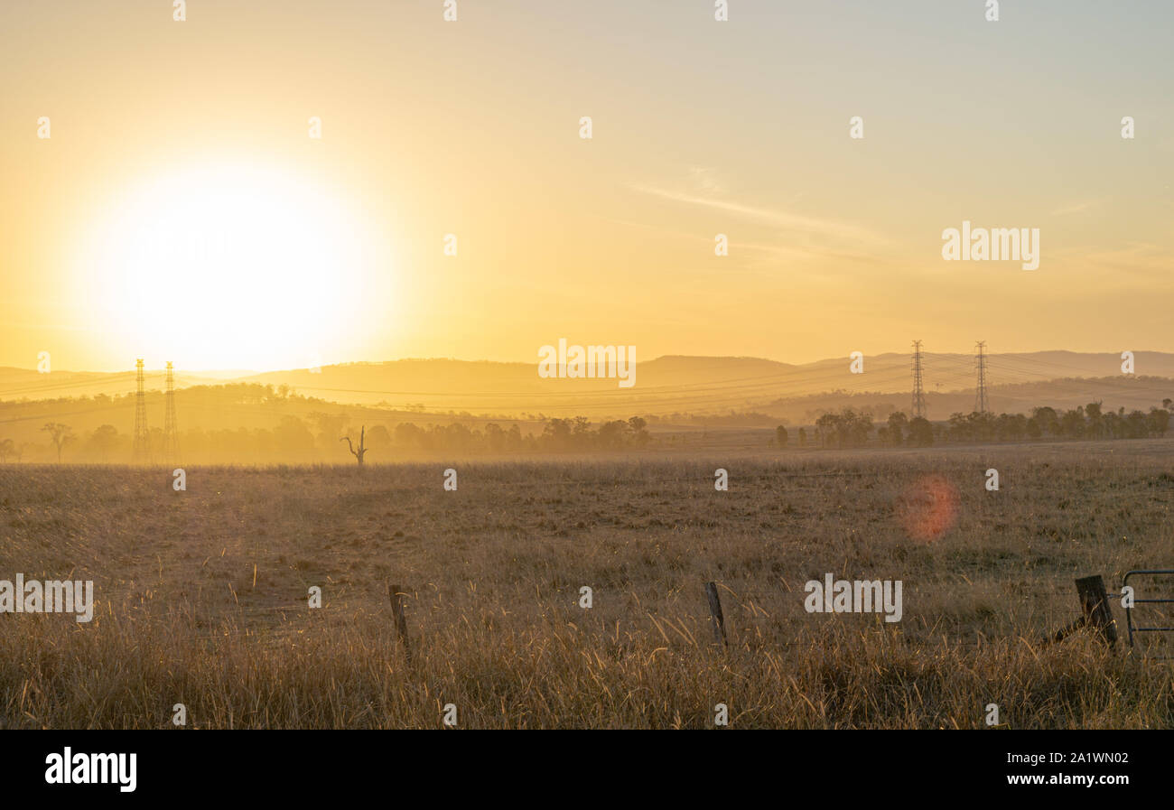 Golden fields hi-res stock photography and images - Alamy